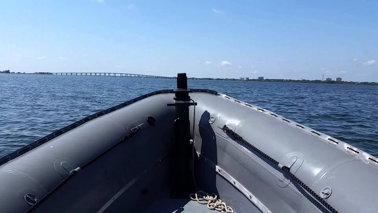 Navy Seal Boat take off - YouTube