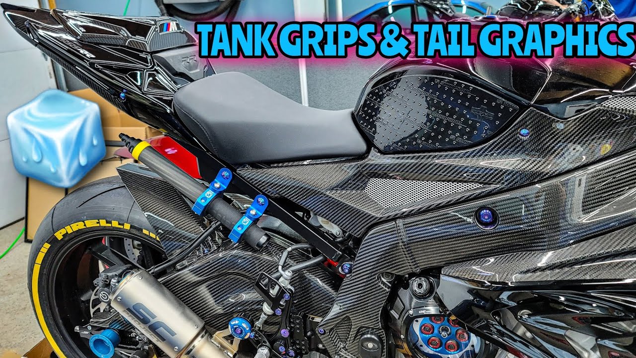 GEN 3 S1000RR GETS TANK GRIPS AND TAIL GRAPHICS! - YouTube