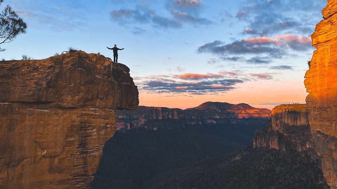 Most INSANE cliff edge view of the Blue Mountains! - YouTube