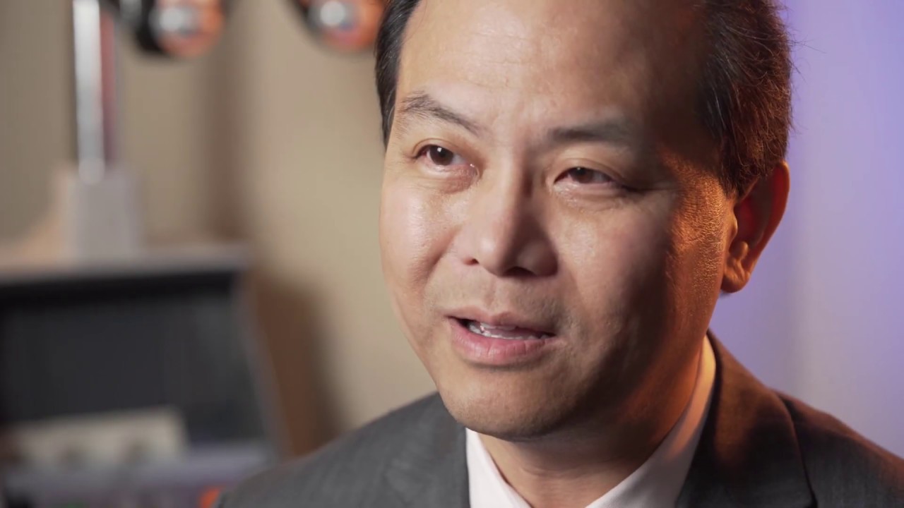 PanOptix Surgeon Testimonial - Dr. Hu - YouTube