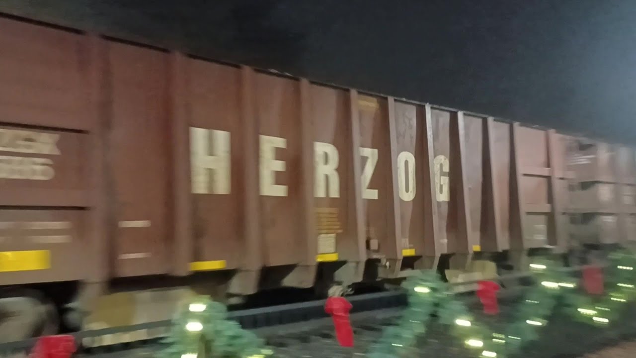 HERZOG Returns Norfolk Southern #4139 /Aggressive Union Pacific #5843 ...