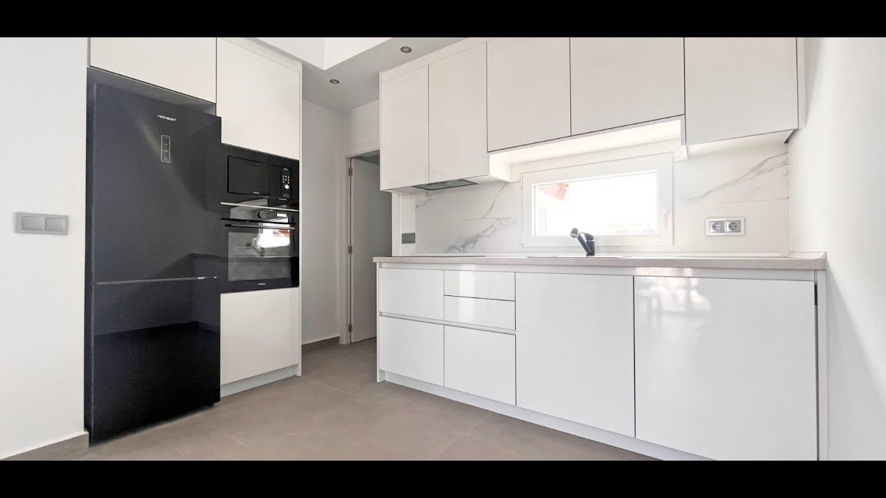 RENOVATED TOP FLOOR APARTMENT WITH SUNNY BALCONY IN PLAYA FLAMENCA ...