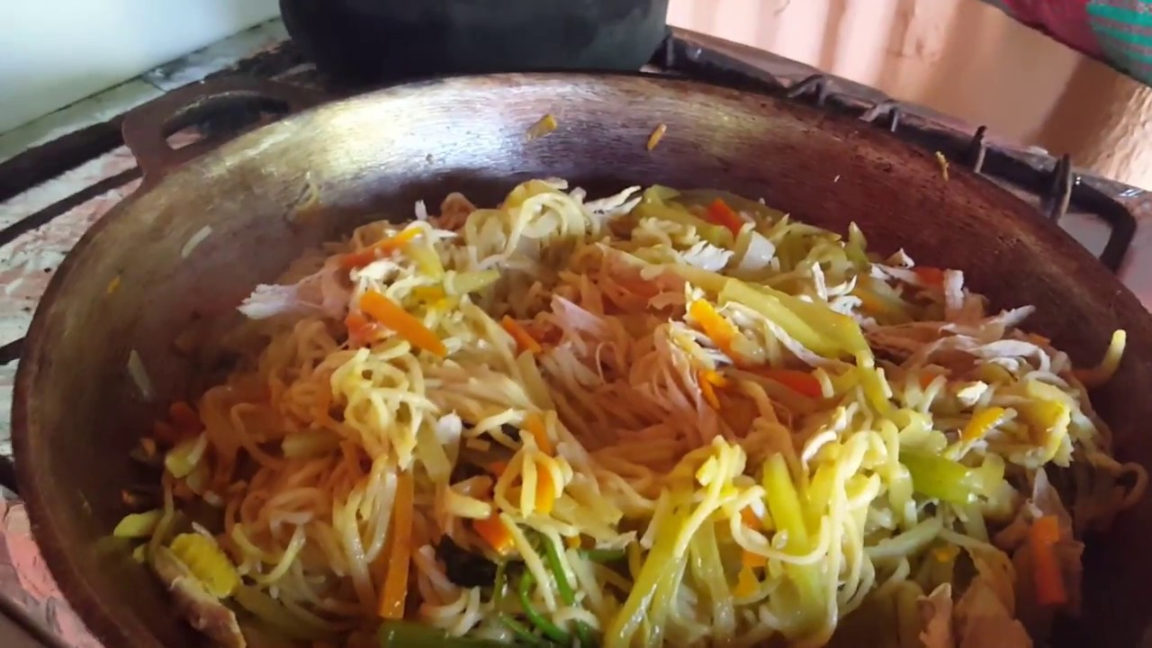 BLANQUITA PREPARANDO UN RICO CHOW MEIN CON POLLO - YouTube