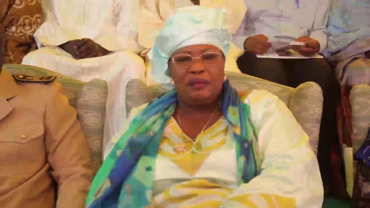 chevre rousse de maradi le 27 decembre 2016 - YouTube