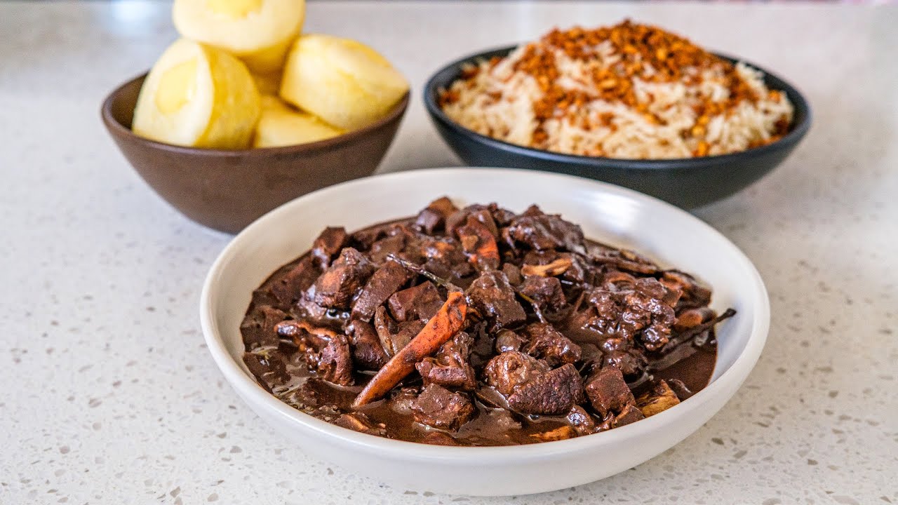 Cooking Dinuguan, mouth-watering FILIPINO PORK BLOOD STEW - YouTube