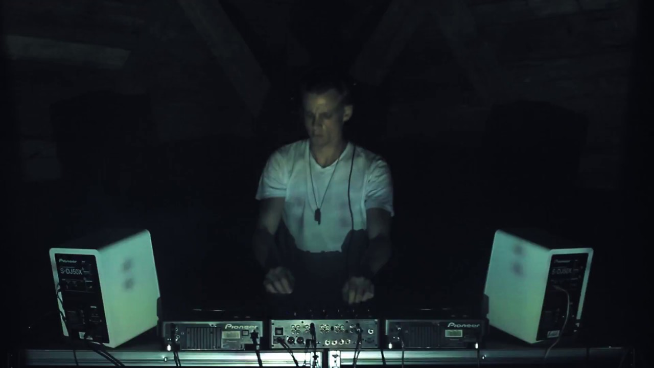 Ghosthouse (DJ Set: CRS) - YouTube