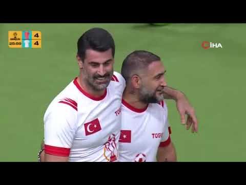 Futbolun efsaneleri GençLig için sahaya indi