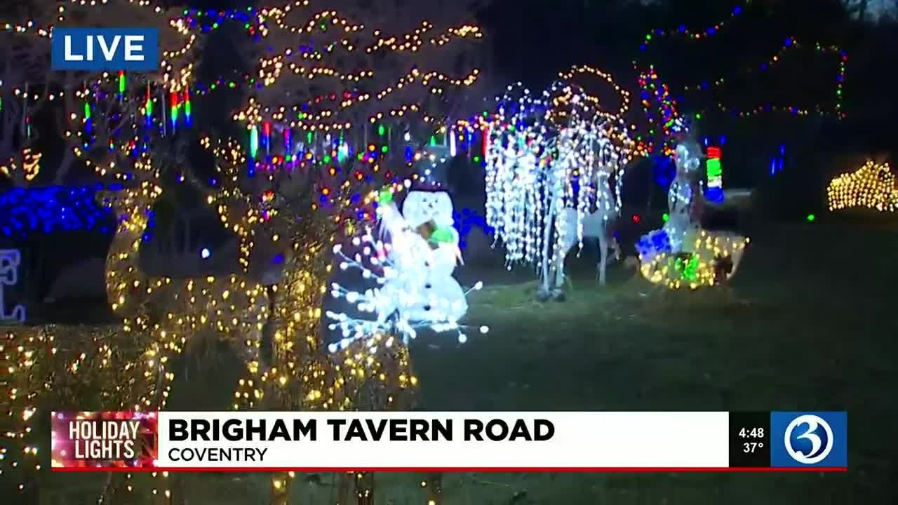 VIDEO: Holiday lights in Coventry - YouTube