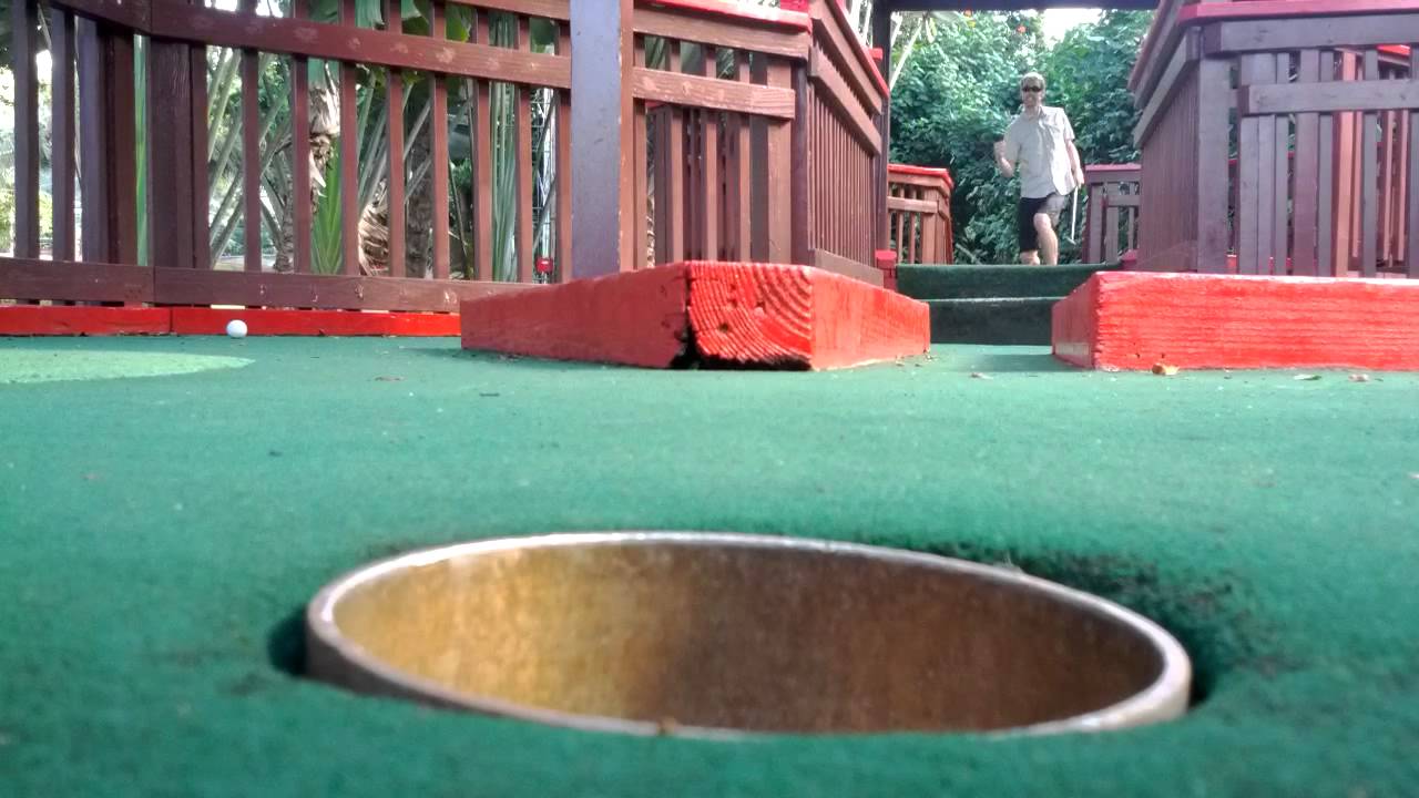 Mini Golf Vine - YouTube