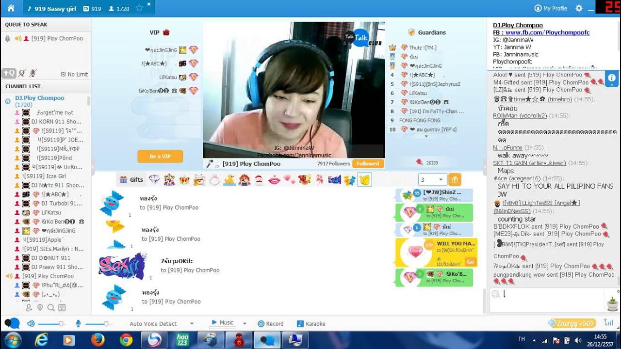 Ploy Chompoo let it go ร้องสด garena talk - YouTube