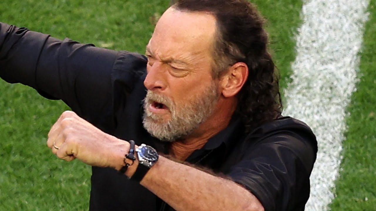 Why The Guy Who Did Sign Language For The Super Bowl Looks Familiar ...