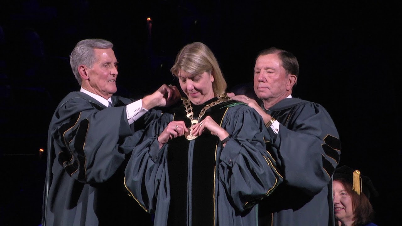 Inauguration of Baylor's First Female President, Linda Livingstone ...