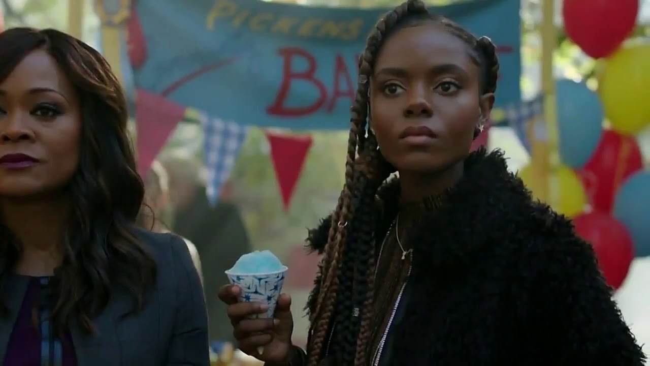 Riverdale 2x11 PROMO - Chic Cooper and Betty, Archie with the wrestling ...