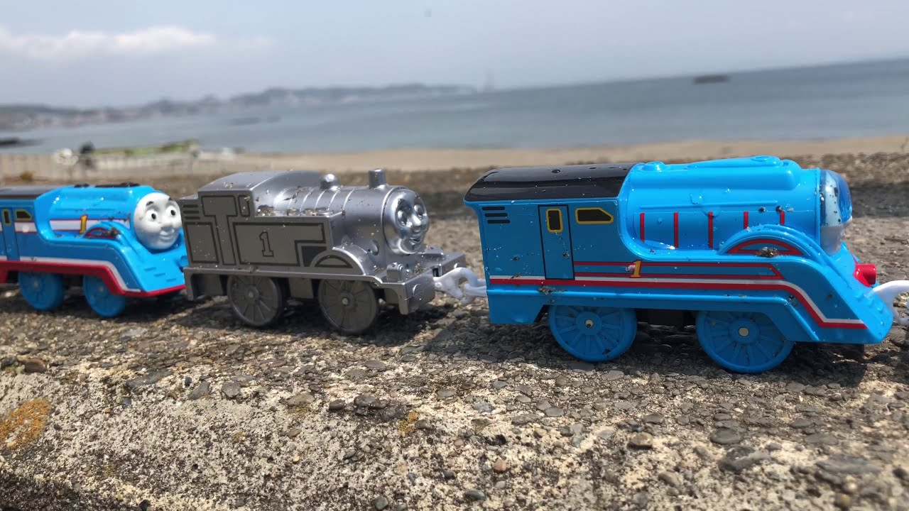 Thomas & Friends under the trees - Learn Colors with Thomas Looking for ...