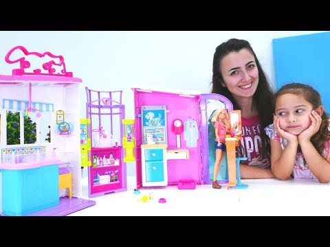 Barbie veteriner. Ormanda kaybolmuş hayvancıkları muayene ediyoruz