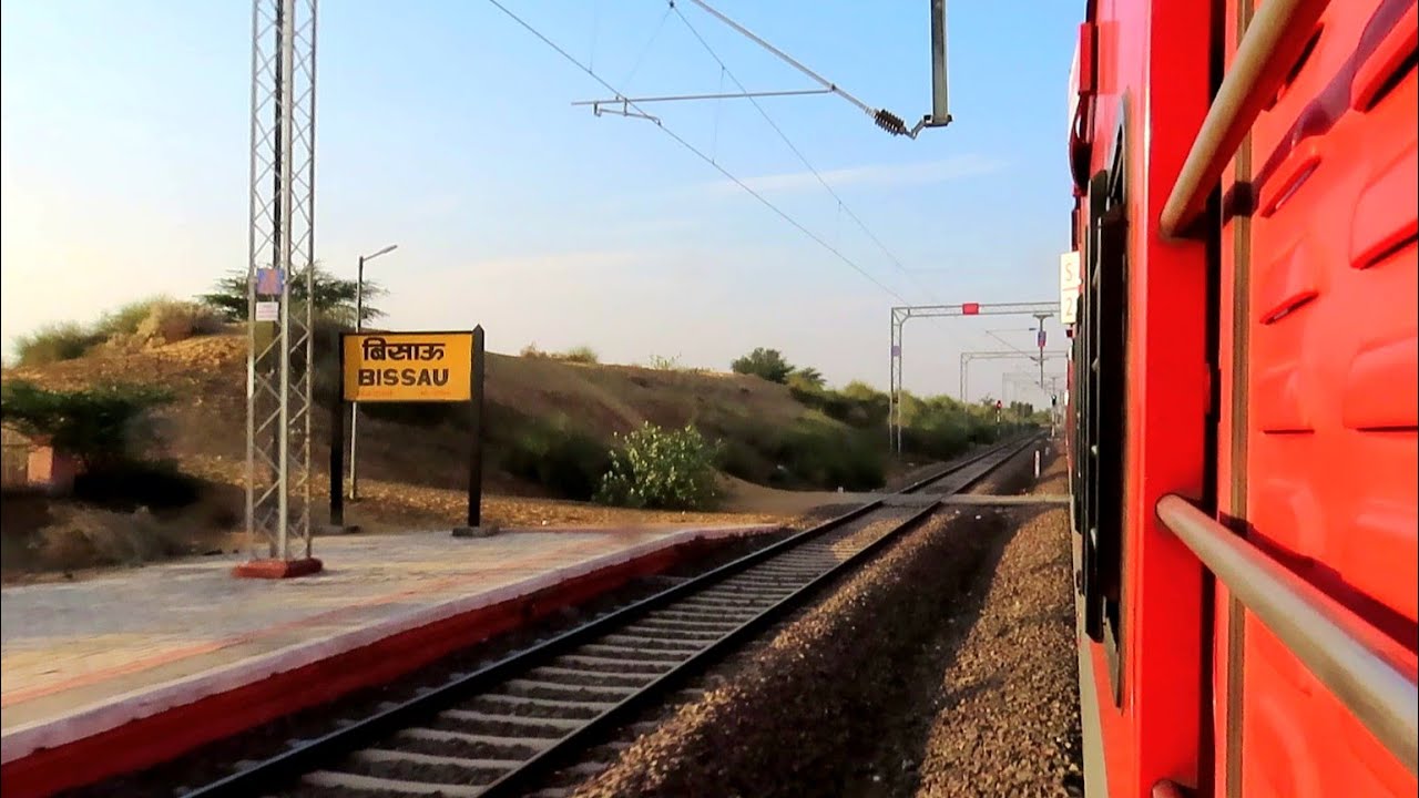 Prayagraj Bikaner Express skipping Bissau, Churu Rajasthan...!! - YouTube