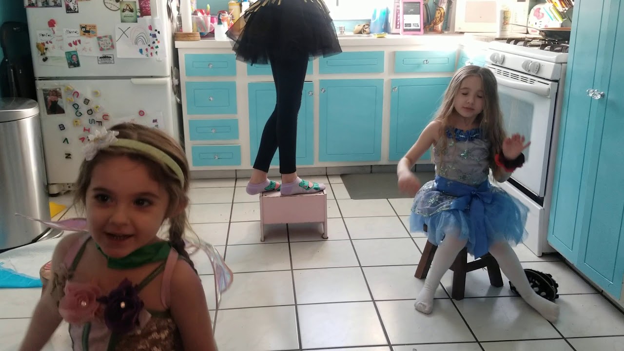 Girls dance routine - YouTube