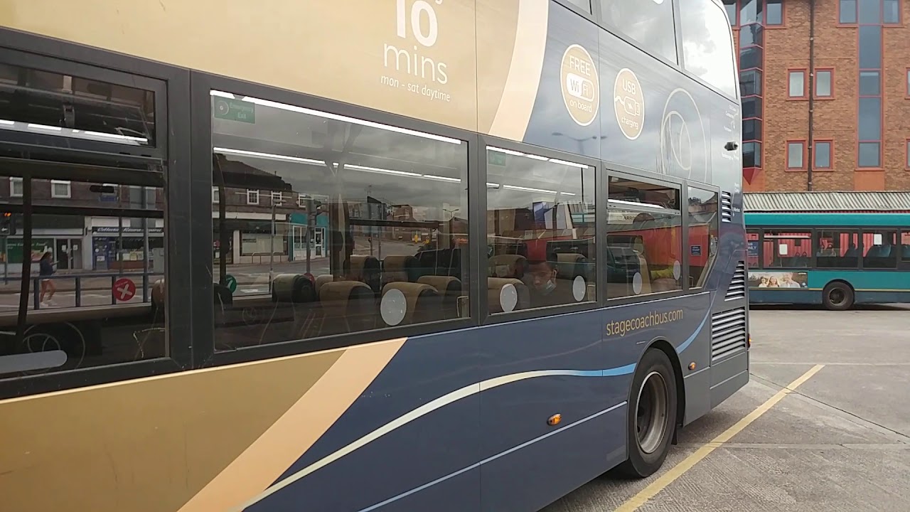 Here is the gold kite bus in Guildford - YouTube