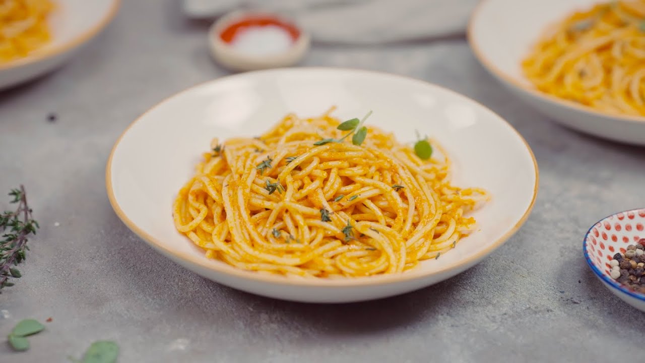 Közlenmiş Kırmızı Biber Soslu Filiz Spagetti Tarifi - YouTube