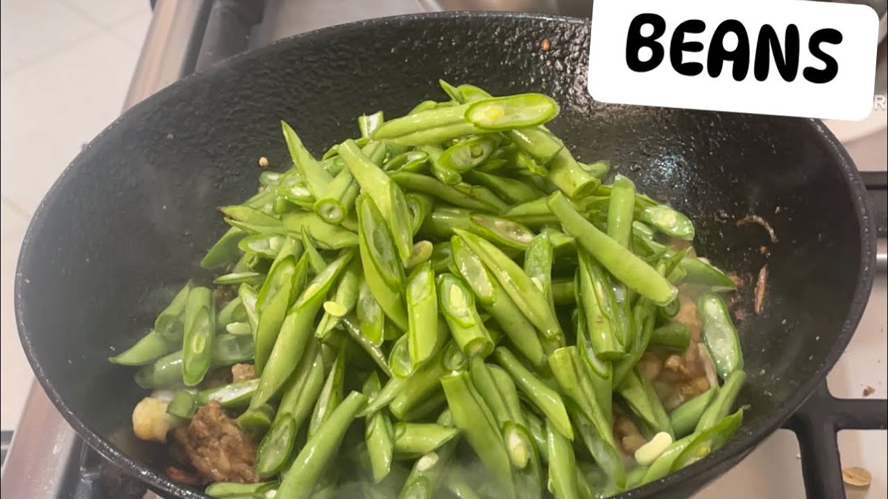 HOW TO COOK BEANS//FILIPINO STYLE//I ADD GREEN CHILLI TO HAVE YOU SPICY ...