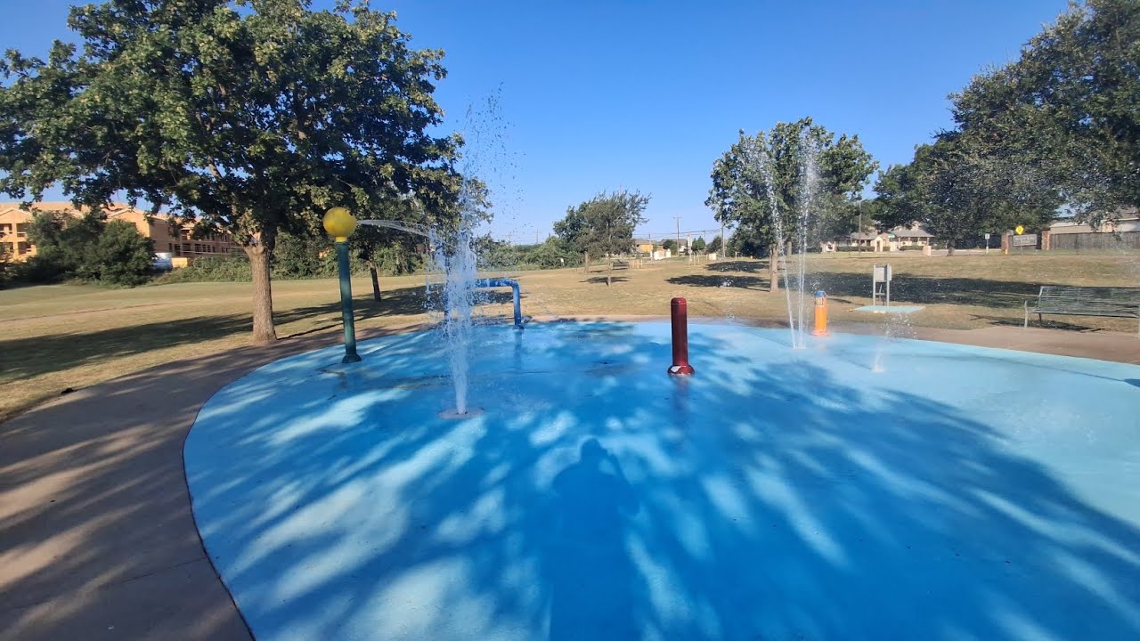 Splash Pad At Chapel Park In Waco Texas - YouTube