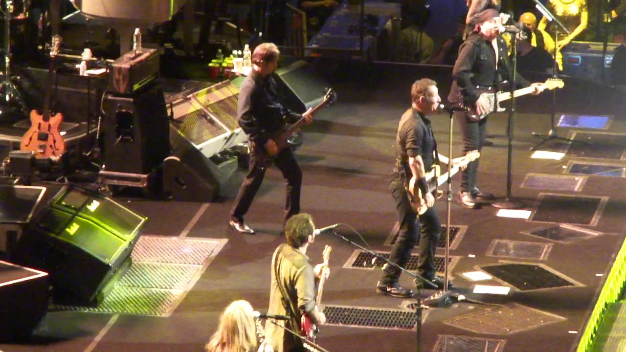 Bruce Springsteen - California Sun (ALL) - L.A.-4/26/12 - YouTube