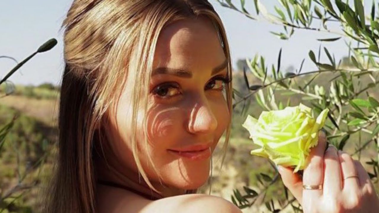 mia malkova top hd pics most beautiful - YouTube