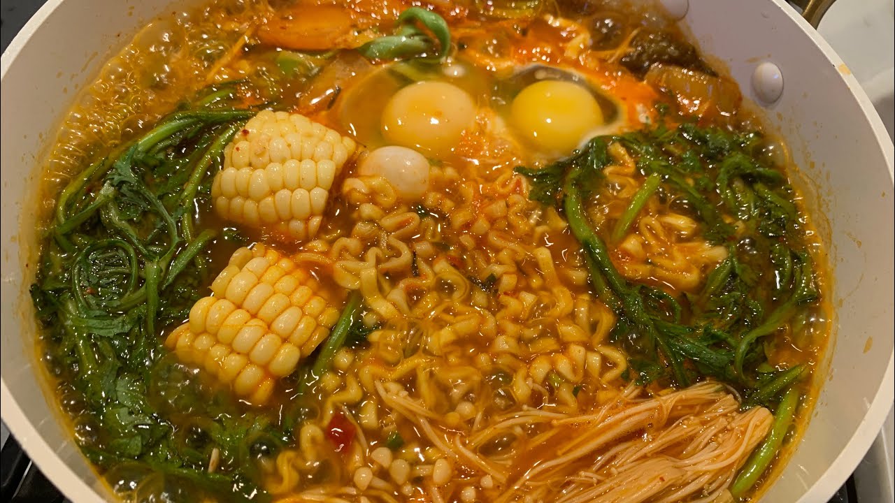 Quick and Easy Buldak Ramen - YouTube