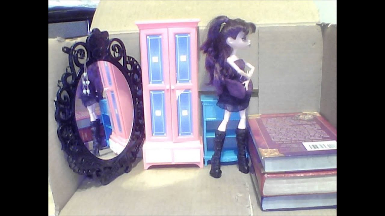 Elisa Bat moves in (my first stop motion video) - YouTube