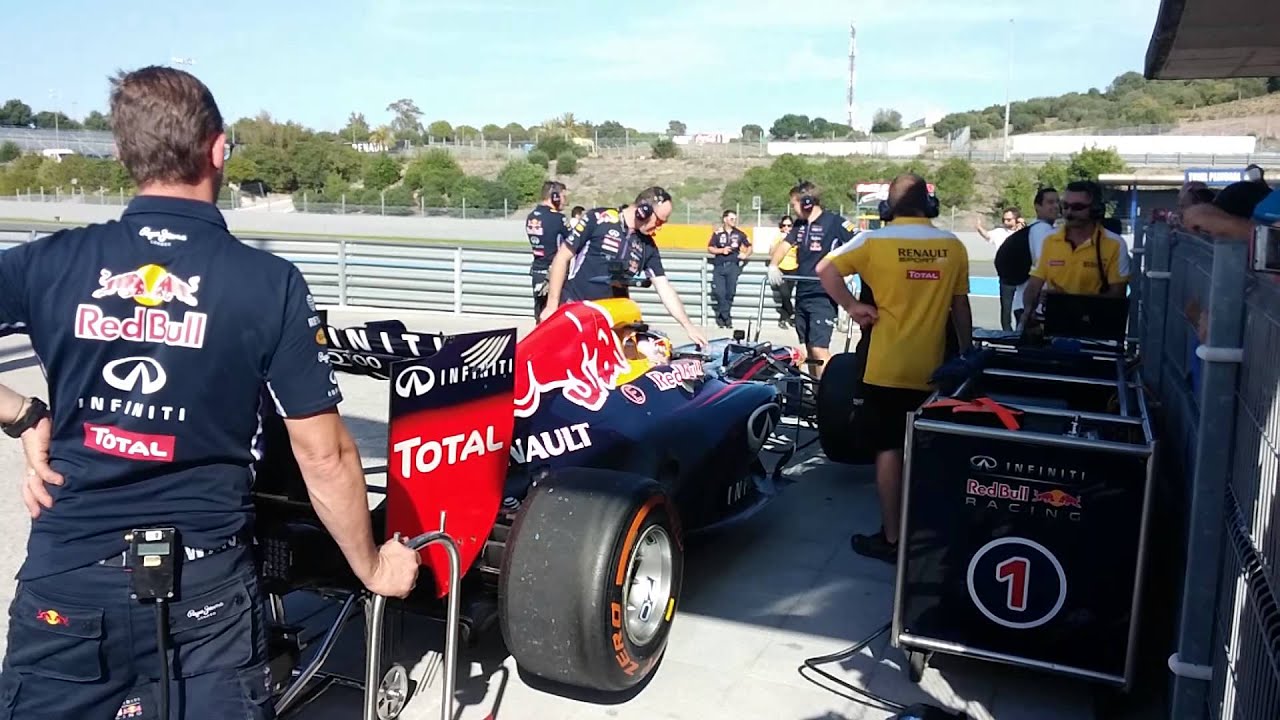Toro Rosso F1 Engine Start ON Incident. - YouTube