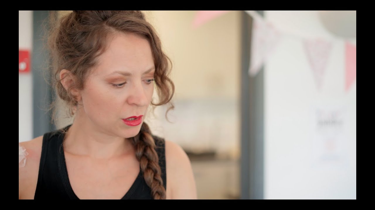 Vicki Helyar Acting Showreel 2023 - YouTube