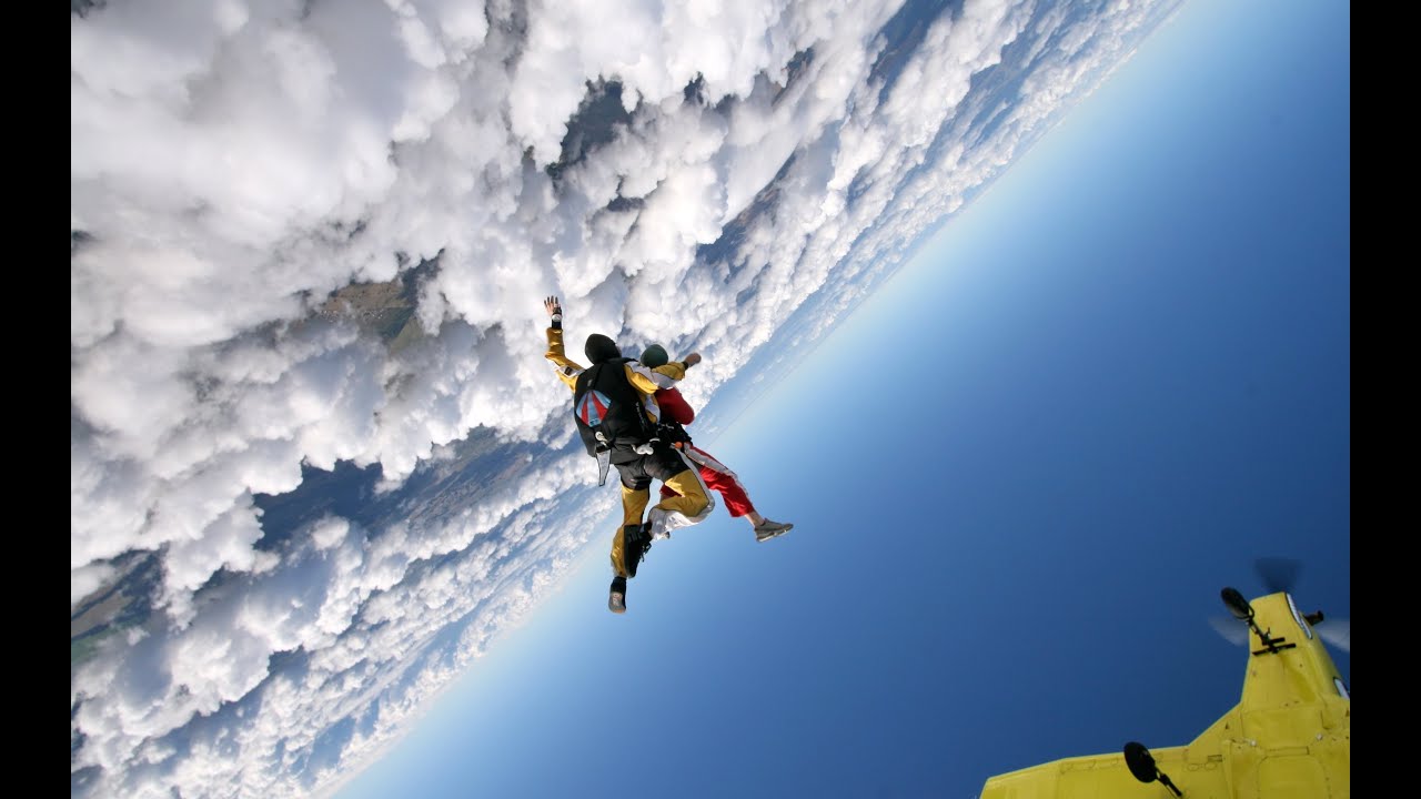 GoPro HERO4: Amazing Skydiving in 4K | 2015 - YouTube
