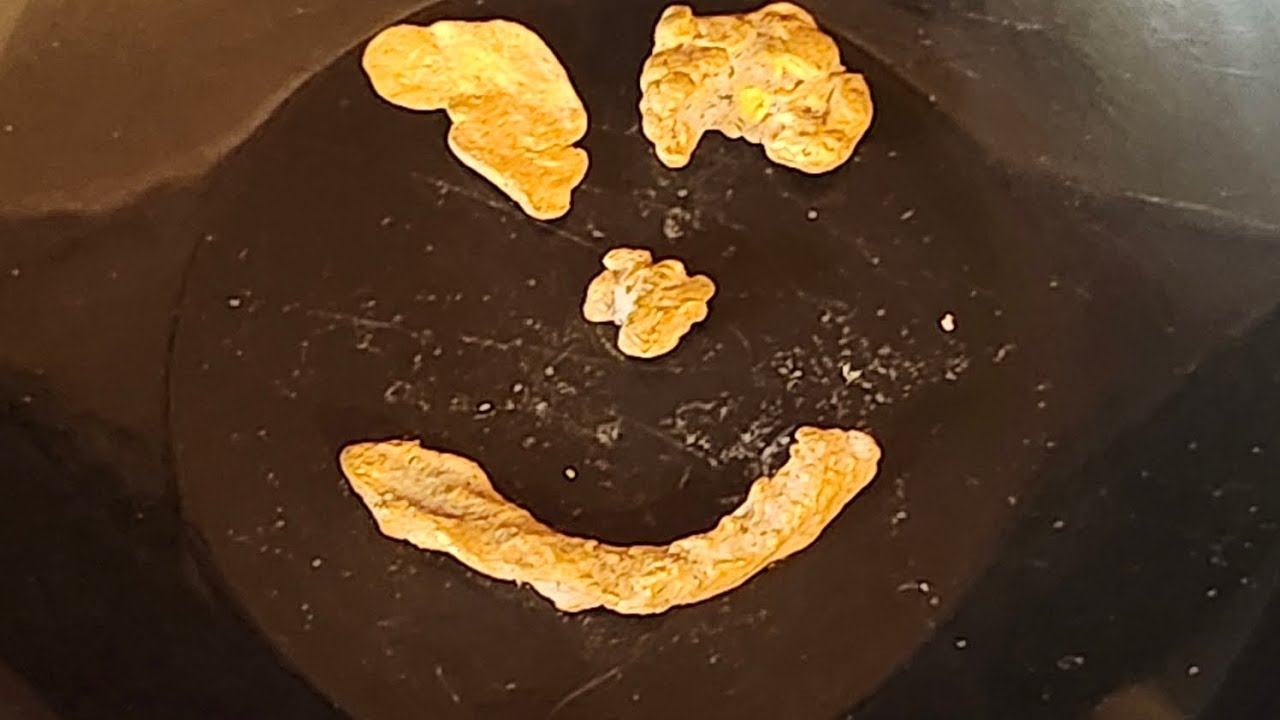Metal detecting an old hydraulic pit for gold - YouTube