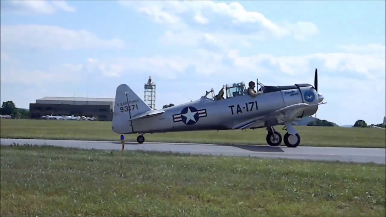 Planes taking off at the World War II 2012 Air Show (#2of10) - YouTube