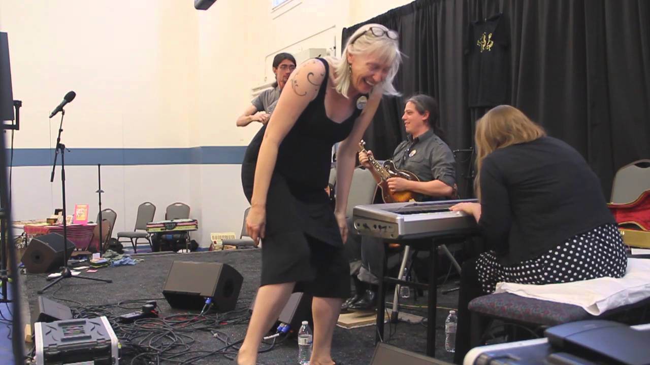 FolkMadness 2015 - 13 of 25 - Anna Rain and Nor'easter - YouTube