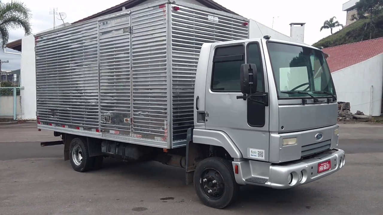 Ford 712 Baú - 2011 - YouTube
