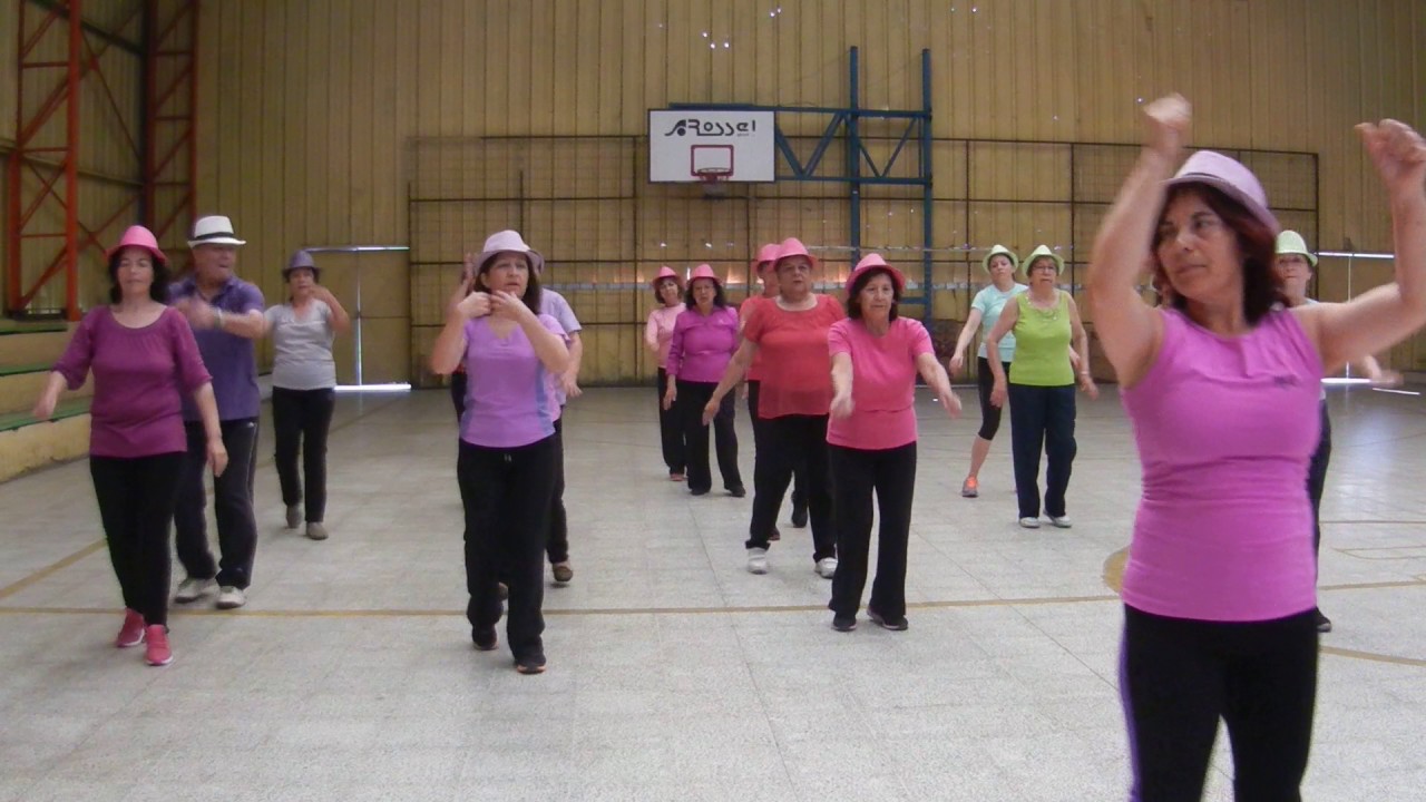 Baile Entretenido Grupo Rayen SALSA SOCA - YouTube