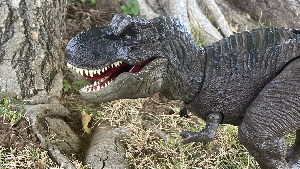 Jurassic World Rebirth: Lab Lockdown Tyrannosaurus Rex - YouTube