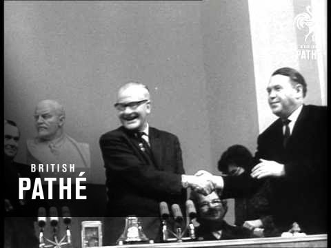 Gordon Schaffer Honoured In Moscow (1965) - YouTube