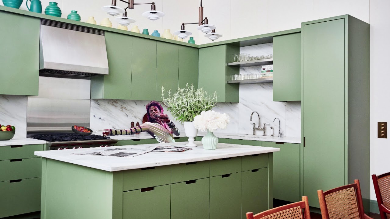 Michael Jackson Cooking Bacon and Burning Himself - YouTube