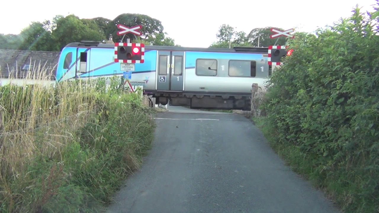 Burneside Lower Level Crossing - YouTube