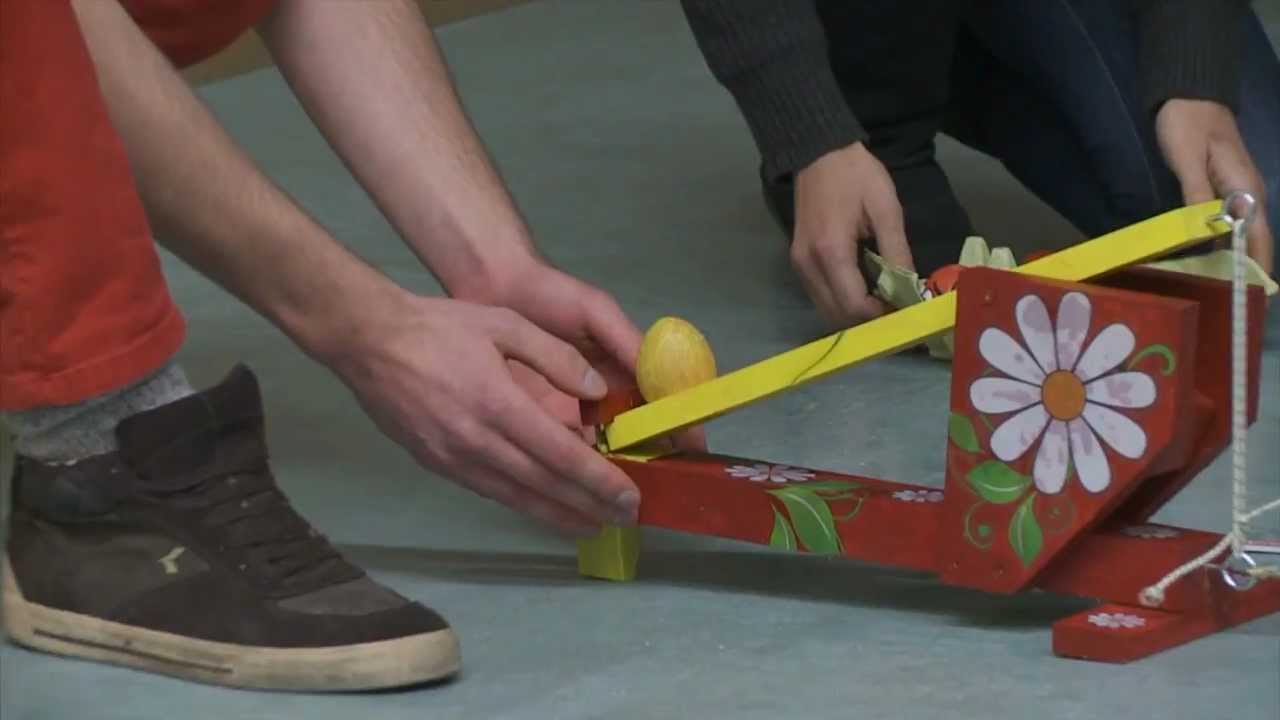 Eierwerfen am Lehrstuhl Qualitätsmanagement - YouTube