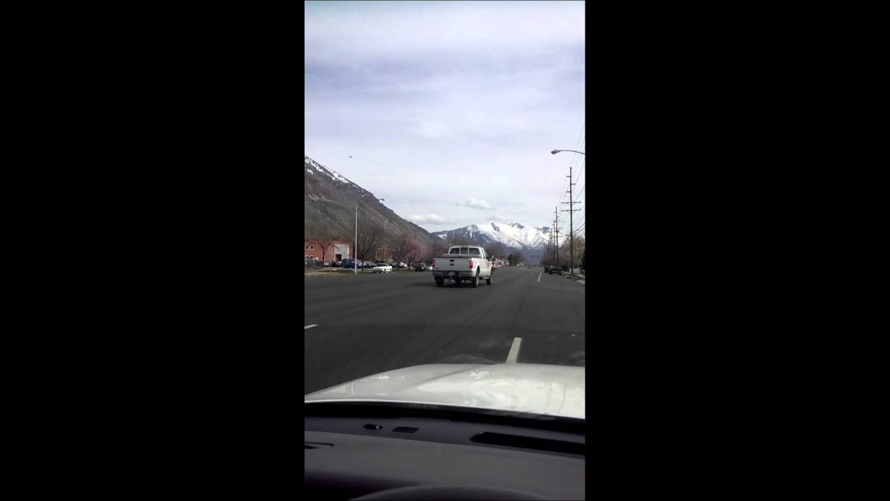 Ambulance running code 3 - YouTube