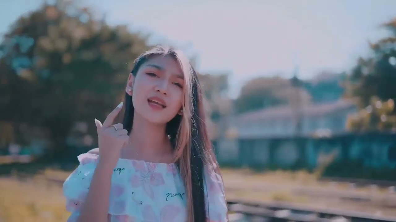 အရမ်းကောင်းတဲ့သီချင်းလေး 😍ငါ ဆိုတာ😍 - Thadar Nann Htike & Thin Yu - YouTube