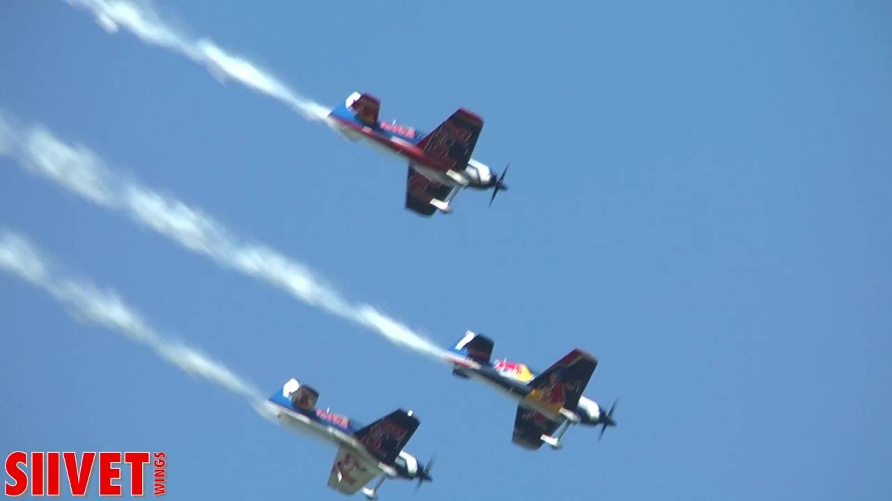FIA 2015: The Flying Bulls Aerobatic Team Full Show - YouTube