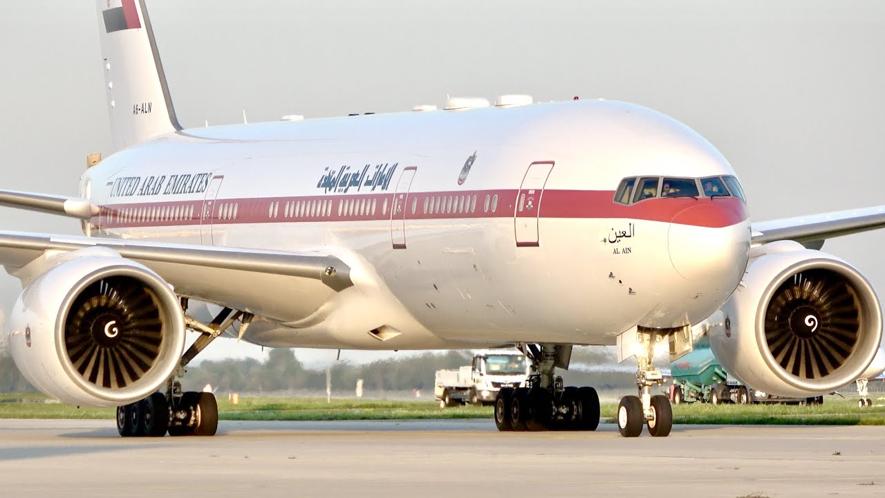 (4K) VERY CLOSE! Presidential Flight Boeing 777-200ER (A6-ALN) Arrival ...