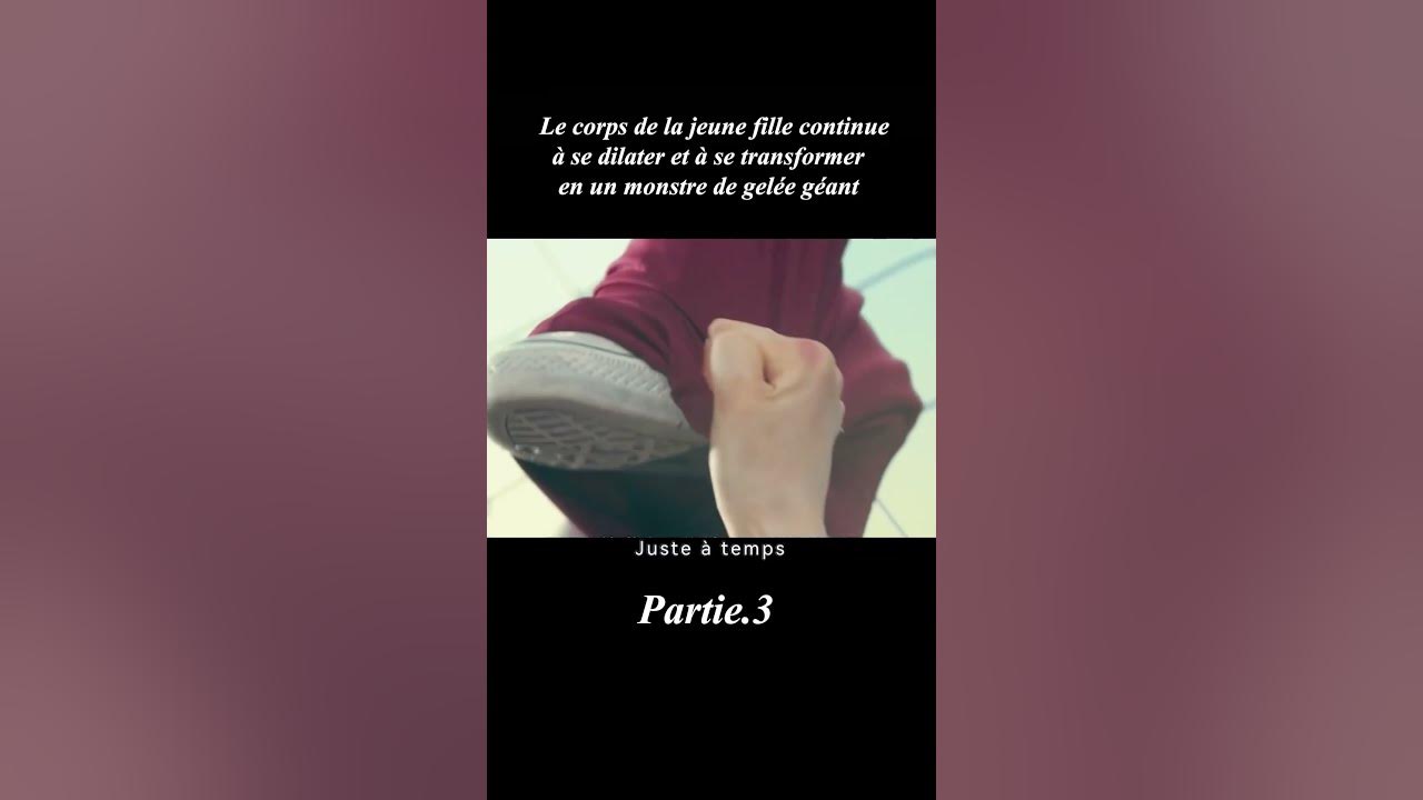 Le Corps De La Fille Continue à Se Dilater Et à Se Transformer En Un