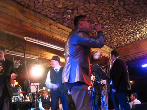 Fer Sandoval acompañado por los Típicos 2 - YouTube