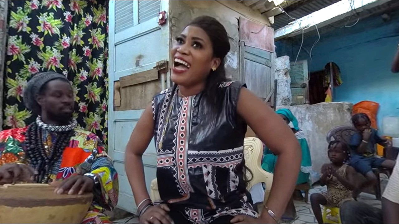 BONGO SENEGAL AT MY GRANDFATHER'S HOUSE (VR360 use mouse or turn phone ...