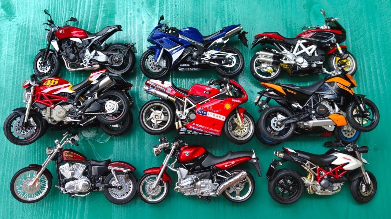 Diecast Model Motorcycles Showing by Hands, Ducati, KTM, BMW, Harley ...